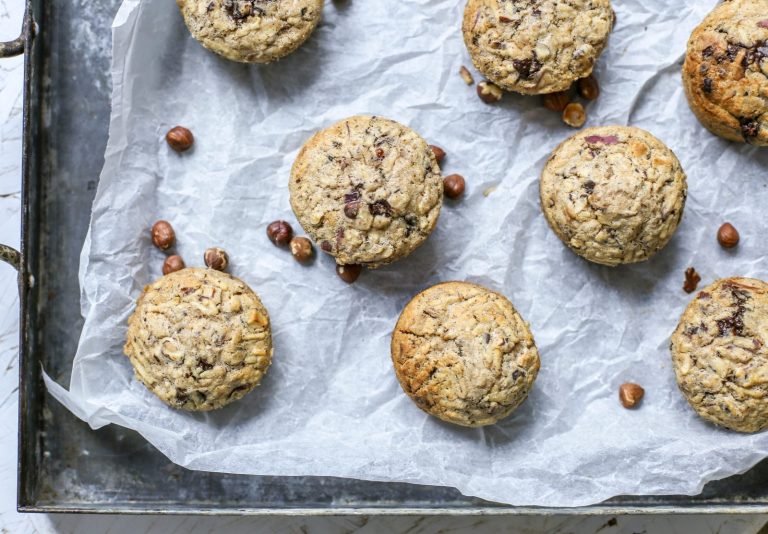 SØTE & SUNNE MUFFINS | med hasselnøtter og sjokolade - Desiree Andersen